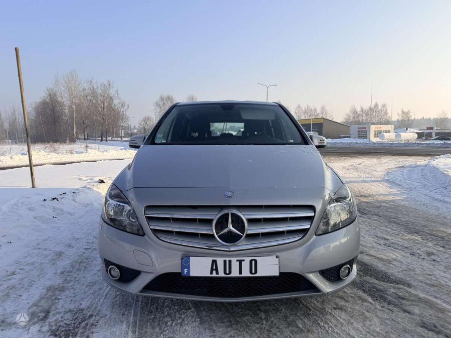 Pelēks Mercedes-Benz B 180 2012 Tauragė, ar dzinēja tilpumu 1.80 L un nobraukumu 239 tūkst. km par 5199 €, foto 2 vietnē AUTOMOTO.COM.LV