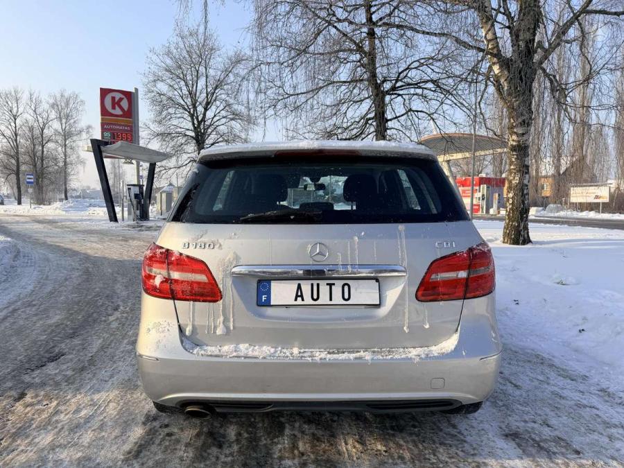 Pelēks Mercedes-Benz B 180 2012 Tauragė, ar dzinēja tilpumu 1.80 L un nobraukumu 239 tūkst. km par 5199 €, foto 9 vietnē AUTOMOTO.COM.LV