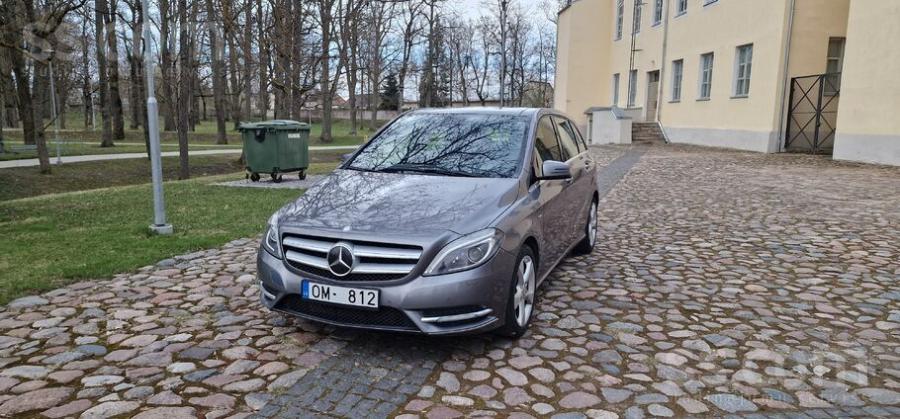 Pelēks Mercedes-Benz B 180 2012 Jēkabpils, ar dzinēja tilpumu 1.60 L un nobraukumu 232 tūkst. km par 7350 €, foto 1 vietnē AUTOMOTO.COM.LV