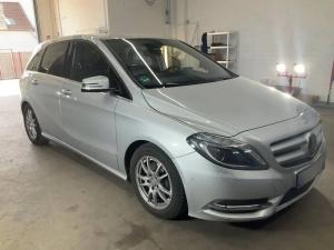 Pelēks Mercedes-Benz B 180 2012 Rīga, ar dzinēja tilpumu 1.80 L un nobraukumu 255 tūkst. km par 5400 €, foto  vietnē AUTOMOTO.COM.LV