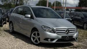 Pelēks Mercedes-Benz B 180 2012 Jelgava, ar dzinēja tilpumu 1.80 L un nobraukumu 296 tūkst. km par 6990 €, foto  vietnē AUTOMOTO.COM.LV