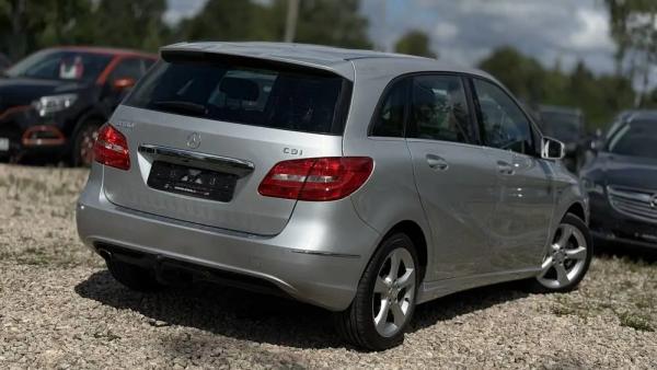 Pelēks Mercedes-Benz B 180 2012 Jelgava, ar dzinēja tilpumu 1.80 L un nobraukumu 296 tūkst. km par 6990 €, foto 3 vietnē AUTOMOTO.COM.LV