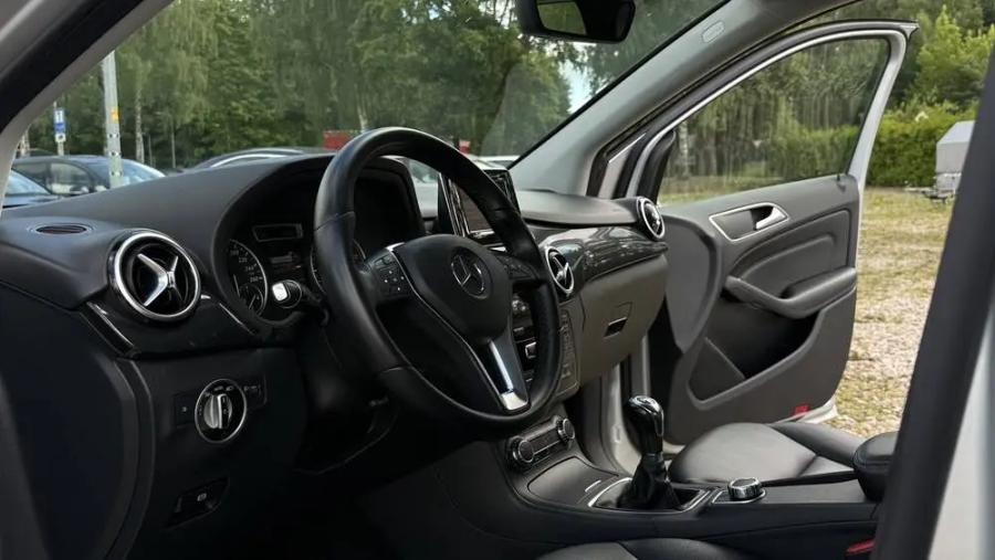 Pelēks Mercedes-Benz B 180 2012 Jelgava, ar dzinēja tilpumu 1.80 L un nobraukumu 296 tūkst. km par 6990 €, foto 8 vietnē AUTOMOTO.COM.LV