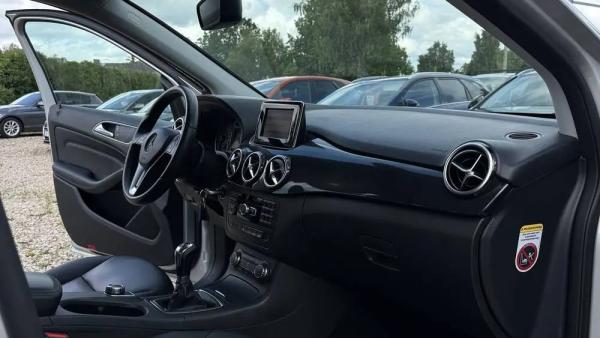 Pelēks Mercedes-Benz B 180 2012 Jelgava, ar dzinēja tilpumu 1.80 L un nobraukumu 296 tūkst. km par 6990 €, foto 8 vietnē AUTOMOTO.COM.LV