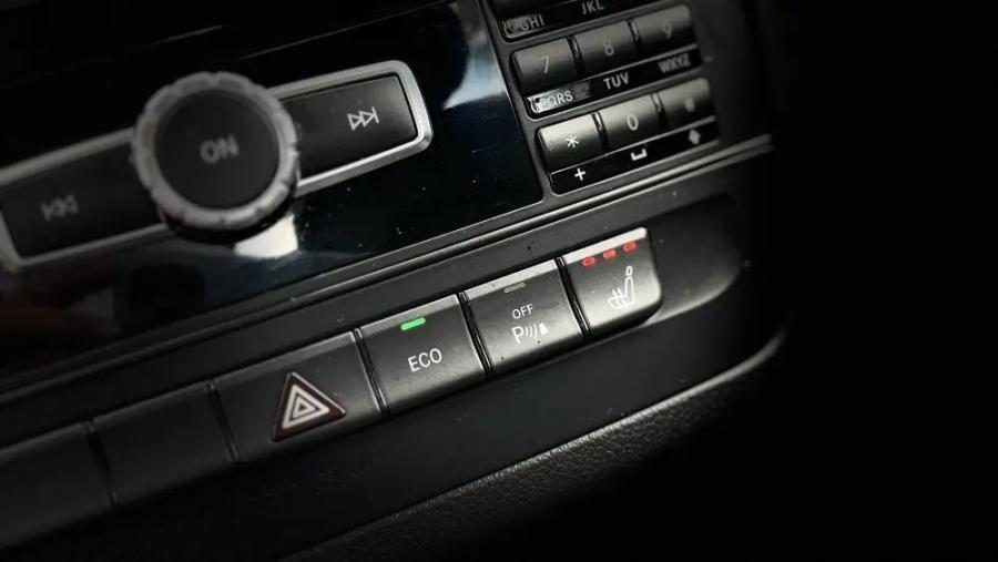 Pelēks Mercedes-Benz B 180 2012 Jelgava, ar dzinēja tilpumu 1.80 L un nobraukumu 296 tūkst. km par 6990 €, foto 21 vietnē AUTOMOTO.COM.LV