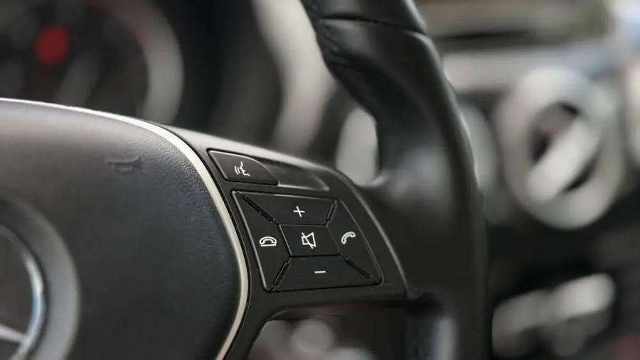 Pelēks Mercedes-Benz B 180 2012 Jelgava, ar dzinēja tilpumu 1.80 L un nobraukumu 296 tūkst. km par 6990 €, foto 24 vietnē AUTOMOTO.COM.LV