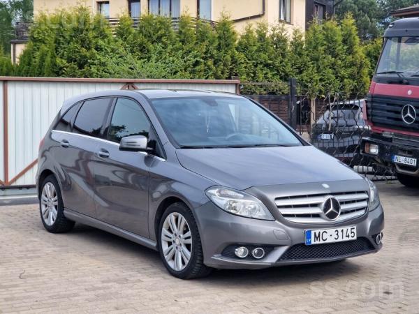Pelēks Mercedes-Benz B 180 2012 Rīga, ar dzinēja tilpumu 1.80 L un nobraukumu 357 tūkst. km par 5500 €, foto 3 vietnē AUTOMOTO.COM.LV