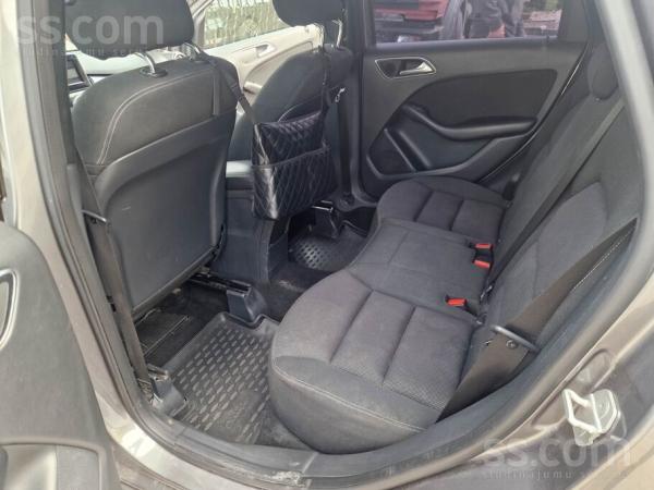 Pelēks Mercedes-Benz B 180 2012 Rīga, ar dzinēja tilpumu 1.80 L un nobraukumu 357 tūkst. km par 5500 €, foto 11 vietnē AUTOMOTO.COM.LV