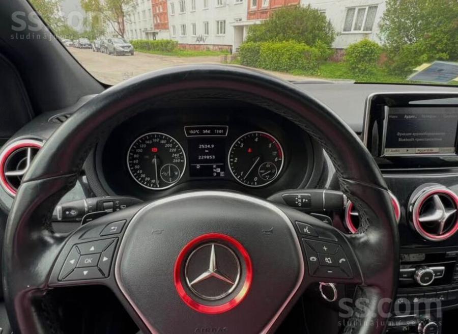 Grey Mercedes-Benz B 180 2013 in Riga, with an engine capacity of 1.80 L and mileage of 234 thousand km for 7500 €, photo 5 on AUTOMOTO.COM.LV