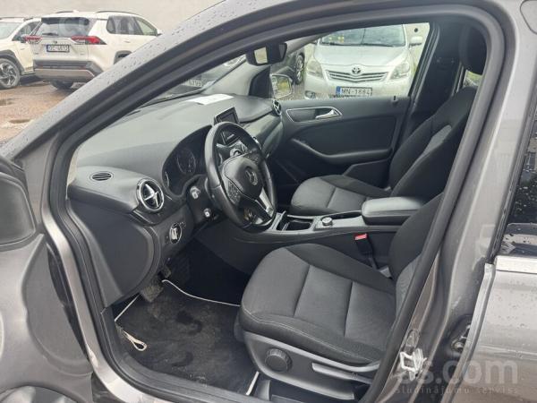 Grey Mercedes-Benz B 180 2013 in Jelgava, with an engine capacity of 1.80 L and mileage of 234 thousand km for 6490 €, photo 9 on AUTOMOTO.COM.LV