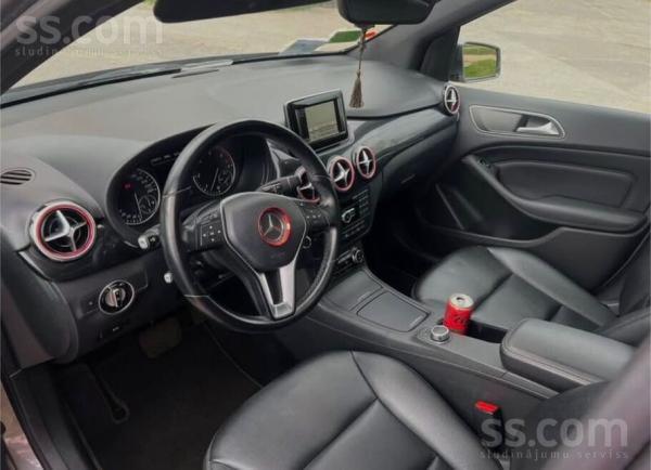 Grey Mercedes-Benz B 180 2013 in Riga, with an engine capacity of 1.80 L and mileage of 239 thousand km for 7000 €, photo 4 on AUTOMOTO.COM.LV