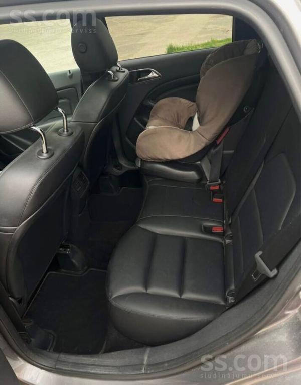 Grey Mercedes-Benz B 180 2013 in Riga, with an engine capacity of 1.80 L and mileage of 239 thousand km for 7000 €, photo 6 on AUTOMOTO.COM.LV