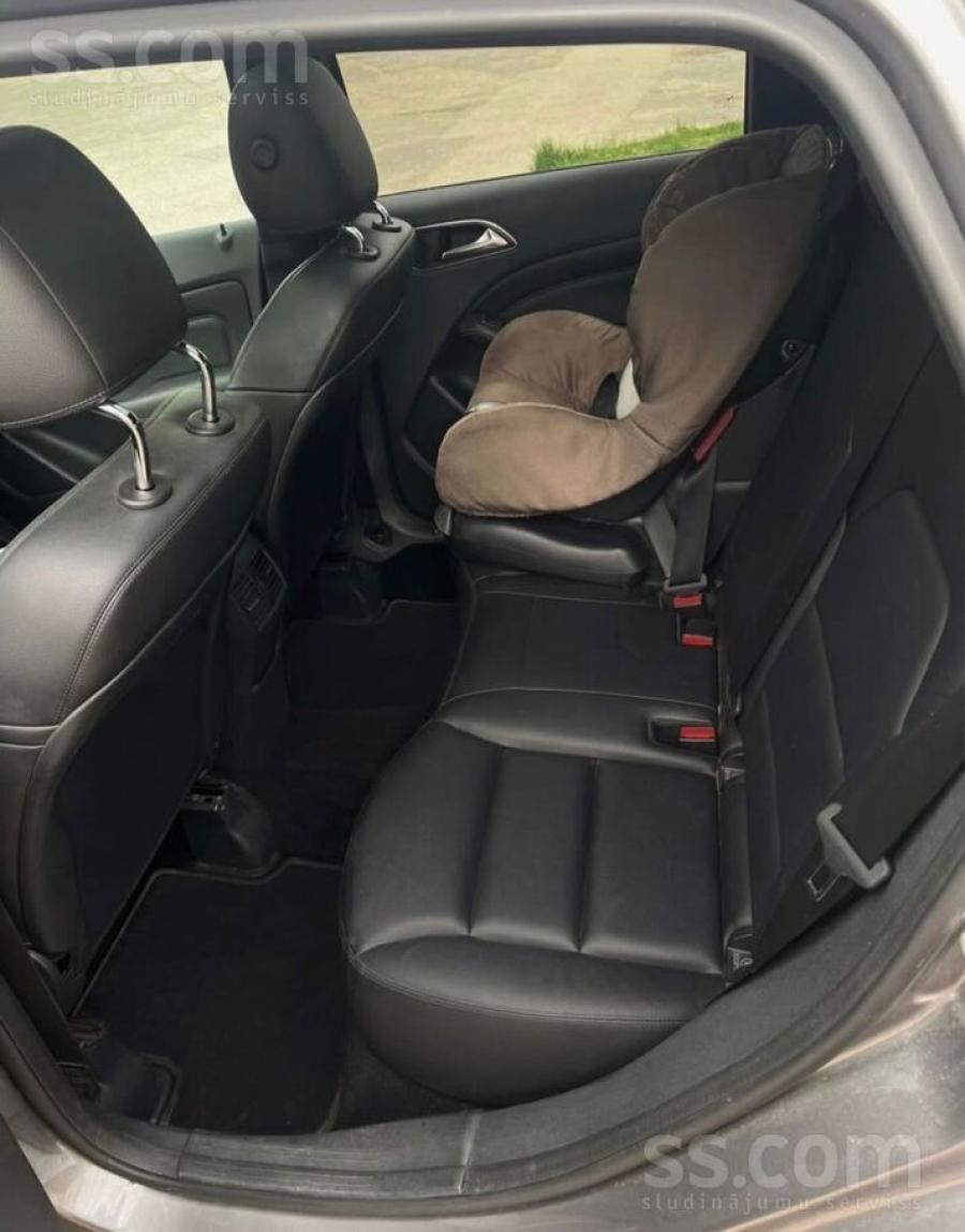 Grey Mercedes-Benz B 180 2013 in Riga, with an engine capacity of 1.80 L and mileage of 239 thousand km for 7000 €, photo 7 on AUTOMOTO.COM.LV