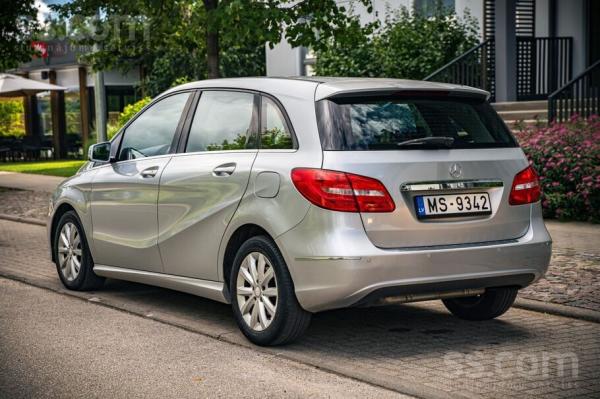 Pelēks Mercedes-Benz B 180 2013 Rīga, ar dzinēja tilpumu 1.80 L un nobraukumu 168 tūkst. km par 6590 €, foto 5 vietnē AUTOMOTO.COM.LV