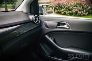 Pelēks Mercedes-Benz B 180 2013 Rīga, ar dzinēja tilpumu 1.80 L un nobraukumu 168 tūkst. km par 6590 €, foto 24 vietnē AUTOMOTO.COM.LV
