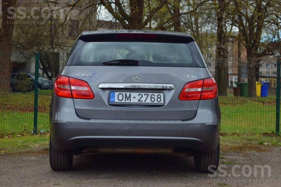Grey Mercedes-Benz B 180 2013 in Jelgava, with an engine capacity of 1.80 L and mileage of 234 thousand km for 7890 €, photo 5 on AUTOMOTO.COM.LV