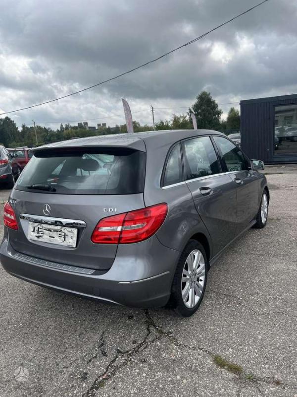 Grey Mercedes-Benz B 180 2013 in Panevezys, with an engine capacity of 1.80 L and mileage of 228 thousand km for 5200 €, photo 4 on AUTOMOTO.COM.LV
