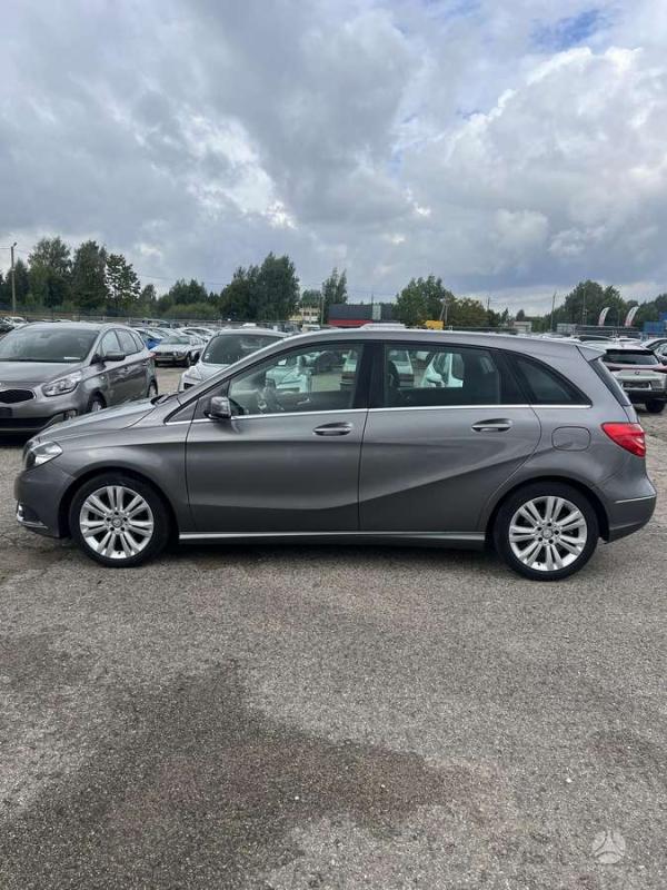 Grey Mercedes-Benz B 180 2013 in Panevezys, with an engine capacity of 1.80 L and mileage of 228 thousand km for 5200 €, photo 7 on AUTOMOTO.COM.LV