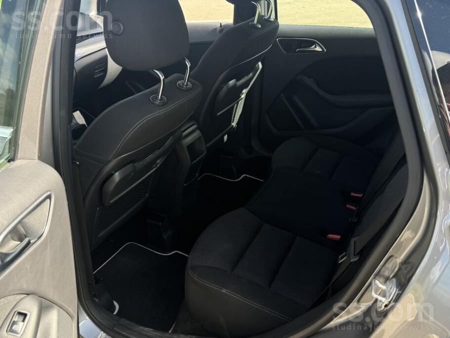 Grey Mercedes-Benz B 180 2013 in Jelgava, with an engine capacity of 1.80 L and mileage of 234 thousand km for 6940 €, photo 8 on AUTOMOTO.COM.LV