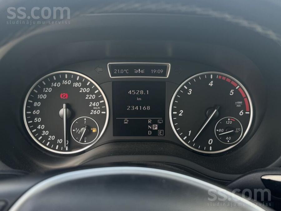 Grey Mercedes-Benz B 180 2013 in Jelgava, with an engine capacity of 1.80 L and mileage of 234 thousand km for 6940 €, photo 9 on AUTOMOTO.COM.LV