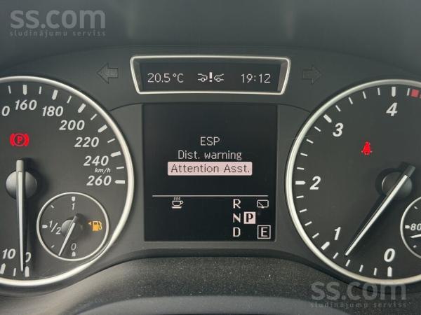 Mercedes-Benz B 180 2013 in Jelgava on AUTOMOTO.COM.LV Grey Mercedes-Benz B 180 2013 in Jelgava, with an engine capacity of 1.80 L and mileage of 234 thousand km for 6940 €, photo 10 on AUTOMOTO.COM.LV