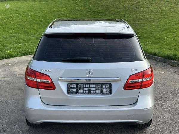 Mercedes-Benz B 180 2014 in Utena on AUTOMOTO.COM.LV Grey Mercedes-Benz B 180 2014 in Utena, with an engine capacity of 1.46 L and mileage of 263 thousand km for 5350 €, photo 7 on AUTOMOTO.COM.LV