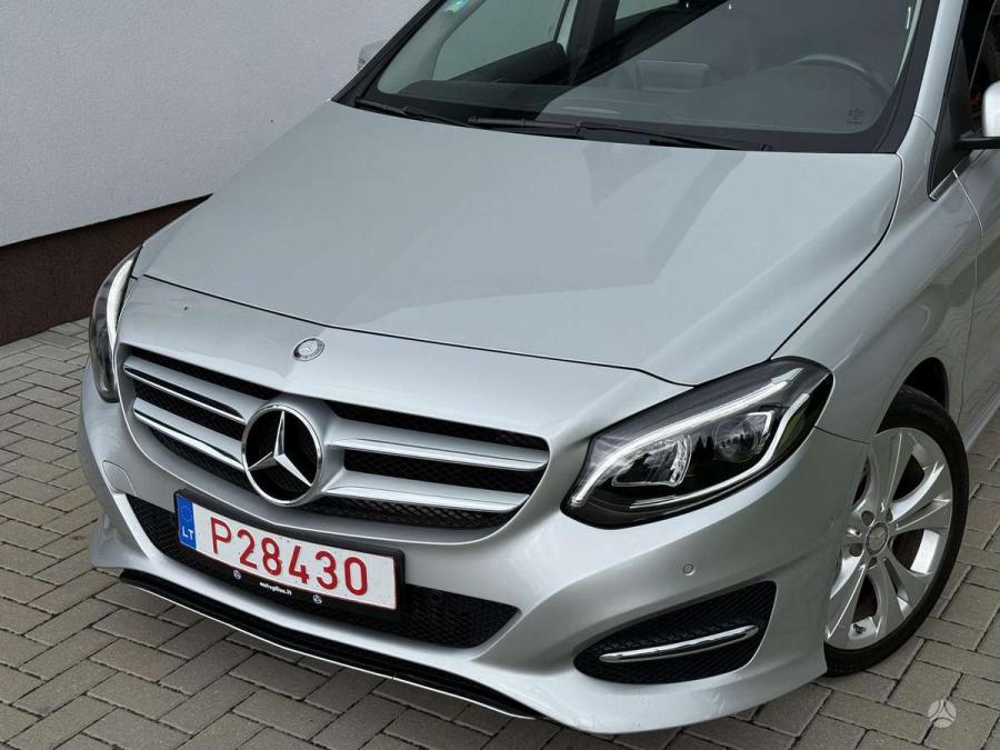 Grey Mercedes-Benz B 180 2015 in Raseiniai, with an engine capacity of 1.60 L and mileage of 153 thousand km for 7999 €, photo 3 on AUTOMOTO.COM.LV