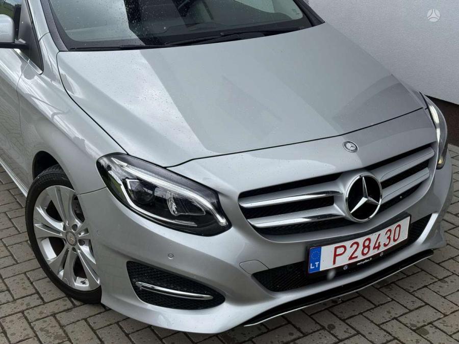 Grey Mercedes-Benz B 180 2015 in Raseiniai, with an engine capacity of 1.60 L and mileage of 153 thousand km for 7999 €, photo 5 on AUTOMOTO.COM.LV