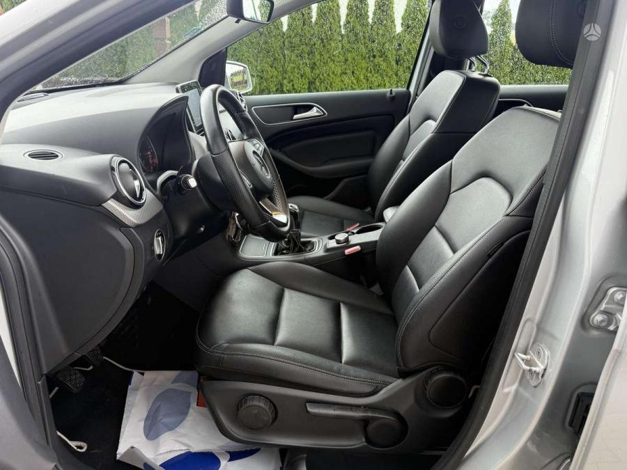Grey Mercedes-Benz B 180 2015 in Raseiniai, with an engine capacity of 1.60 L and mileage of 153 thousand km for 7999 €, photo 16 on AUTOMOTO.COM.LV