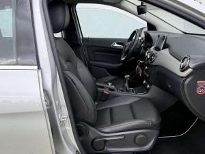 Grey Mercedes-Benz B 180 2015 in Raseiniai, with an engine capacity of 1.60 L and mileage of 153 thousand km for 7999 €, photo 20 on AUTOMOTO.COM.LV