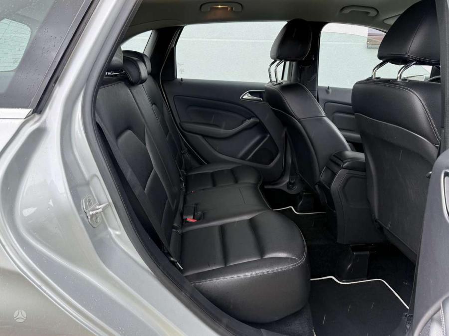 Grey Mercedes-Benz B 180 2015 in Raseiniai, with an engine capacity of 1.60 L and mileage of 153 thousand km for 7999 €, photo 21 on AUTOMOTO.COM.LV