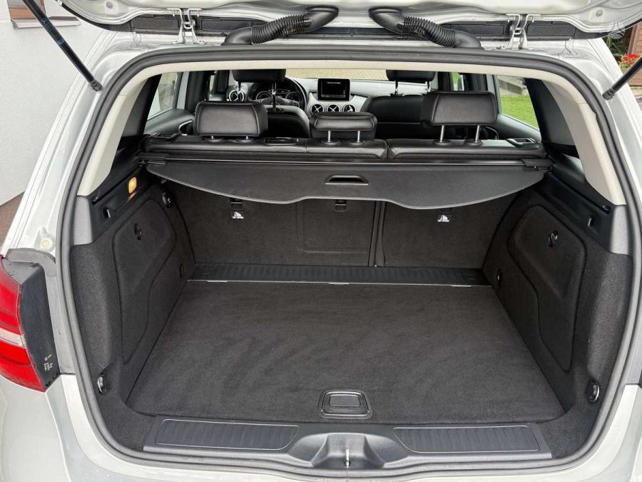 Grey Mercedes-Benz B 180 2015 in Raseiniai, with an engine capacity of 1.60 L and mileage of 153 thousand km for 7999 €, photo 22 on AUTOMOTO.COM.LV