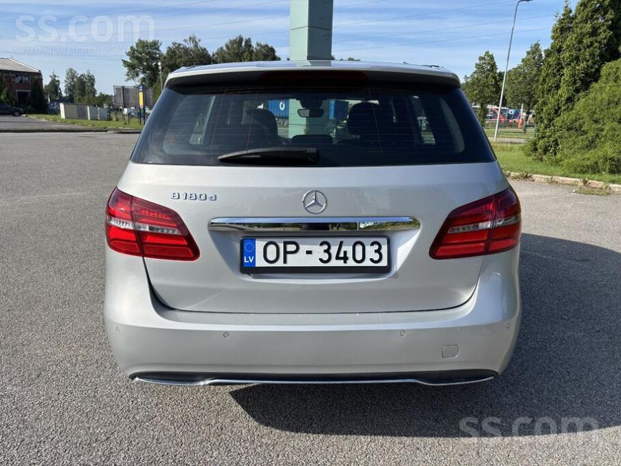 Grey Mercedes-Benz B 180 2017 in Riga, with an engine capacity of 1.50 L and mileage of 128 thousand km for 11900 €, photo 8 on AUTOMOTO.COM.LV