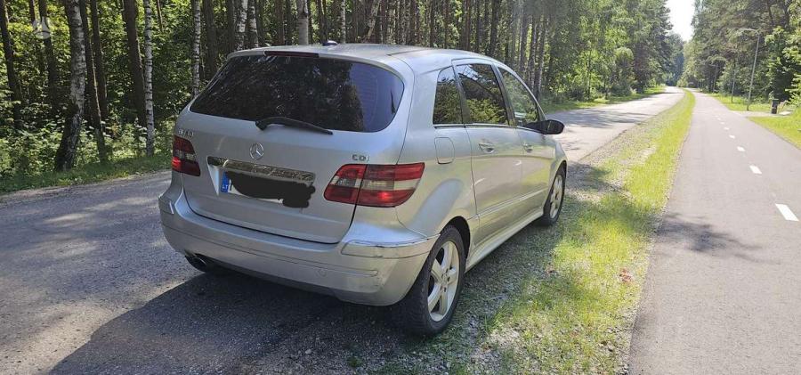 Grey Mercedes-Benz B 180 2005 in Pasvalys, with an engine capacity of 1.99 L and mileage of 384 thousand km for 1150 €, photo 8 on AUTOMOTO.COM.LV