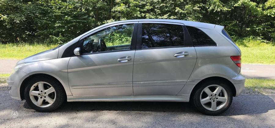 Grey Mercedes-Benz B 180 2005 in Pasvalys, with an engine capacity of 1.99 L and mileage of 384 thousand km for 1150 €, photo 9 on AUTOMOTO.COM.LV