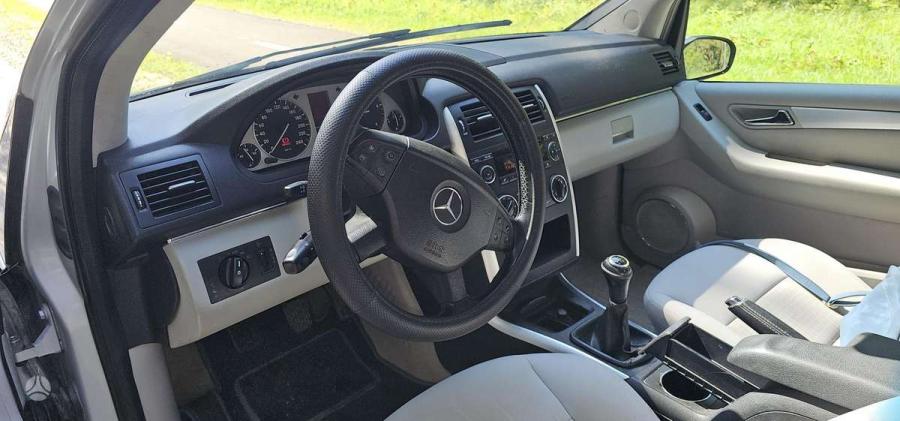 Grey Mercedes-Benz B 180 2005 in Pasvalys, with an engine capacity of 1.99 L and mileage of 384 thousand km for 1150 €, photo 13 on AUTOMOTO.COM.LV