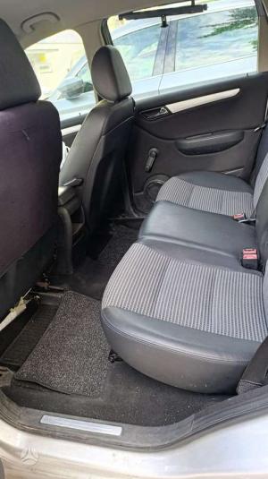 Grey Mercedes-Benz B 180 2005 in Vilnius, with an engine capacity of 1.99 L and mileage of 277 thousand km for 1800 €, photo 4 on AUTOMOTO.COM.LV