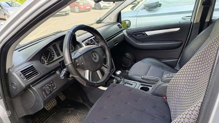 Grey Mercedes-Benz B 180 2005 in Vilnius, with an engine capacity of 1.99 L and mileage of 277 thousand km for 1800 €, photo 7 on AUTOMOTO.COM.LV