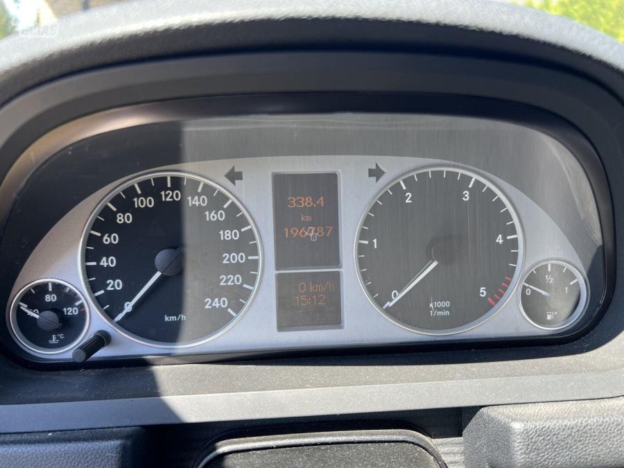 Grey Mercedes-Benz B 180 2006 in Mazeikiai, with an engine capacity of 2.00 L and mileage of 197 thousand km for 2300 €, photo 10 on AUTOMOTO.COM.LV