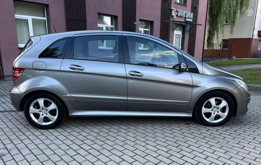 Grey Mercedes-Benz B 180 2006 in Siauliai, with an engine capacity of 2.00 L and mileage of 313 thousand km for 2690 €, photo 8 on AUTOMOTO.COM.LV