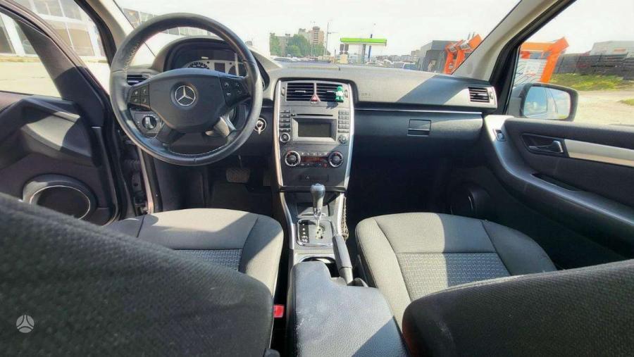 Grey Mercedes-Benz B 180 2008 in Kaunas, with an engine capacity of 1.99 L and mileage of 200 thousand km for 2690 €, photo 9 on AUTOMOTO.COM.LV