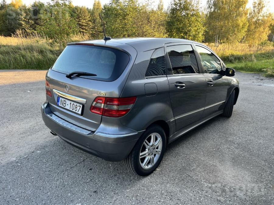 Grey Mercedes-Benz B 180 2008 in Jekabpils, with an engine capacity of 2.00 L and mileage of 169 thousand km for 2900 €, photo 4 on AUTOMOTO.COM.LV