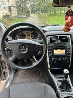 Grey Mercedes-Benz B 180 2008 in Jekabpils, with an engine capacity of 2.00 L and mileage of 169 thousand km for 2900 €, photo 8 on AUTOMOTO.COM.LV