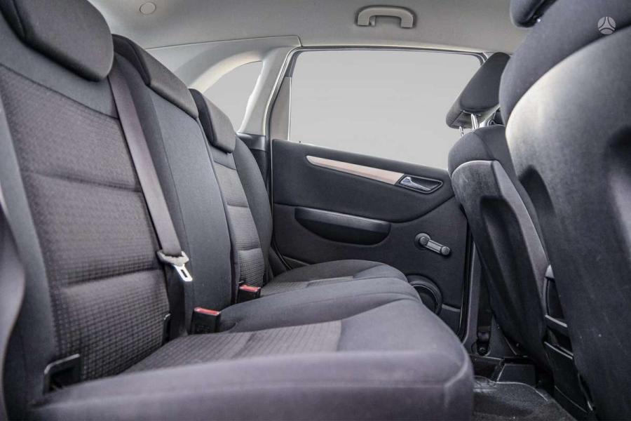 Pelēks Mercedes-Benz B 180 2008 Kauņa, ar dzinēja tilpumu 2.00 L un nobraukumu 222 tūkst. km par 3990 €, foto 9 vietnē AUTOMOTO.COM.LV