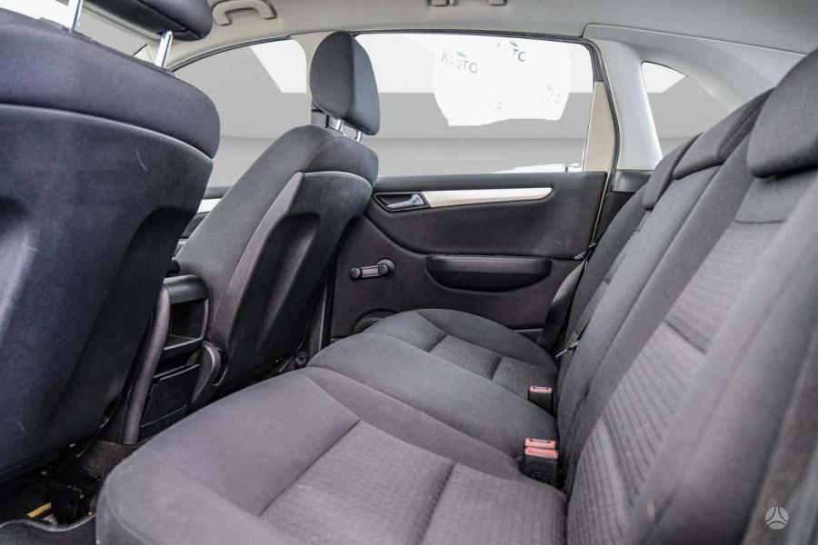 Pelēks Mercedes-Benz B 180 2008 Kauņa, ar dzinēja tilpumu 2.00 L un nobraukumu 222 tūkst. km par 3990 €, foto 10 vietnē AUTOMOTO.COM.LV