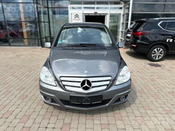 Grey Mercedes-Benz B 180 2009 in Riga, with an engine capacity of 2.00 L and mileage of 275 thousand km for 2700 €, photo 2 on AUTOMOTO.COM.LV