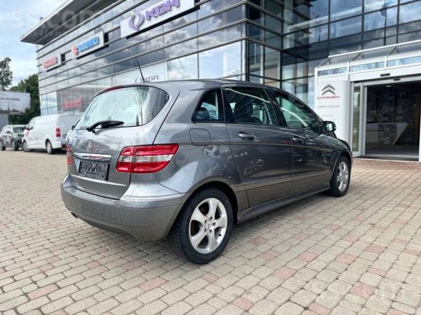 Grey Mercedes-Benz B 180 2009 in Riga, with an engine capacity of 2.00 L and mileage of 275 thousand km for 2700 €, photo 5 on AUTOMOTO.COM.LV