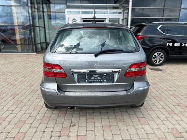 Grey Mercedes-Benz B 180 2009 in Riga, with an engine capacity of 2.00 L and mileage of 275 thousand km for 2700 €, photo 6 on AUTOMOTO.COM.LV
