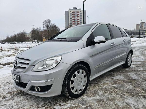 Grey Mercedes-Benz B 180 2009 in Kaunas, with an engine capacity of 1.99 L and mileage of 288 thousand km for 3550 €, photo 1 on AUTOMOTO.COM.LV