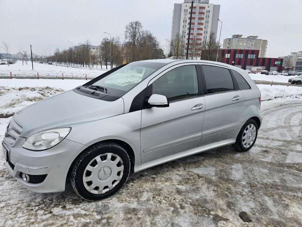 Grey Mercedes-Benz B 180 2009 in Kaunas, with an engine capacity of 1.99 L and mileage of 288 thousand km for 3550 €, photo 3 on AUTOMOTO.COM.LV